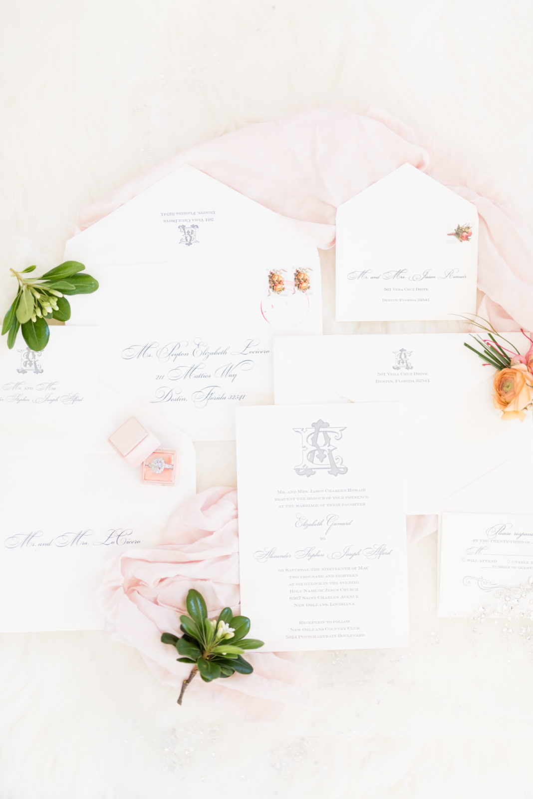 Top 10 Details to Have in Your Getting Ready Room | Wedding Wednesday